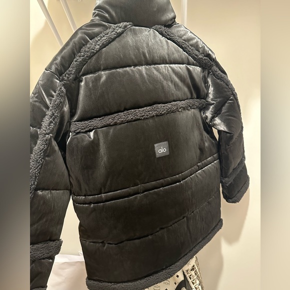 ALO Yoga | Jackets & Coats | Alo Yoga Ice Breaker Puffer | Poshmark